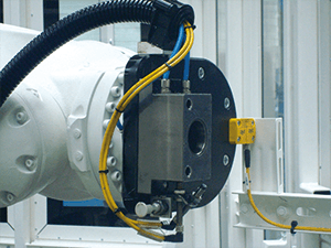 Use Clamp Confirmation to Safely Load and Unload Your UNILOCK System